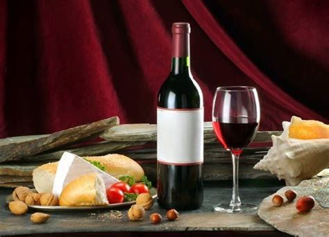 დიეტოლოგი გვირჩევს რა მივაყოლოთ ალკოჰოლს რომ მძიმე ნაბახუსევი ავირიდოთ