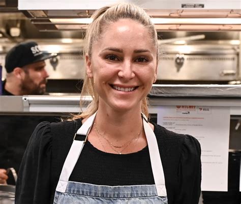 Top Chef Star Brooke Williamson In Workout Gear Shares Selfie — Celebwell