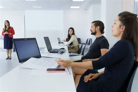 Кандидат студенти Международно Висше Бизнес Училище