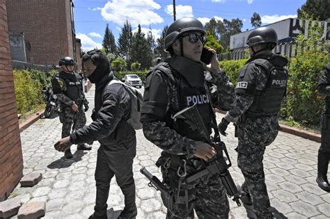 Los Seis Detenidos Por Asesinato De Presidenciable En Ecuador Son
