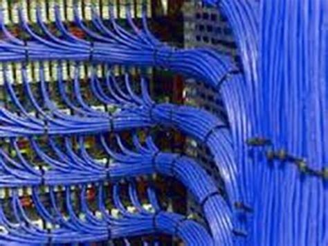 آغاز اجرای شبکه‌های مخابراتی فیبر نوری در شهرک‌های صنعتی آذربایجان‌شرقی ایرنا