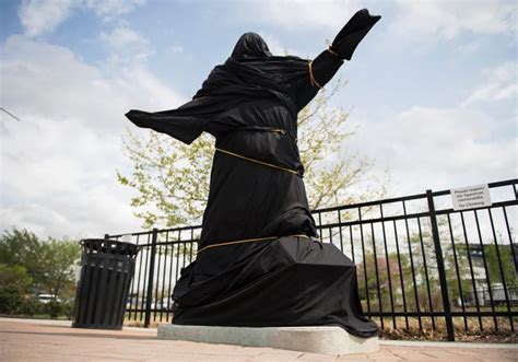 Flyers Cover Kate Smith Statue Cut Her Recordings After Offensive