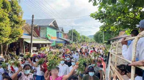 လောင်းလုံးမြို့နယ်တွင် တော်လှန်လူငယ်များက ၁၁၁၁ အောင်သပြေ လှုပ်ရှားမှု အ ဖြစ် ချီတက် ဆန္ဒပ