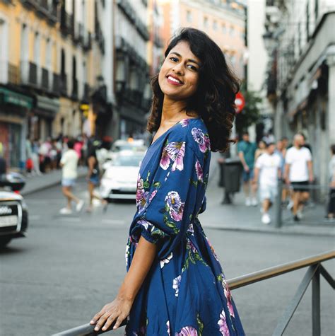 20 Beautiful Curved Staircase Ideas For Your Home