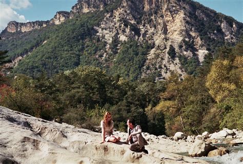 Фото Дама в очках и с ружьем в автомобиле Кадр из фильма «Дама в очках и с ружьем в