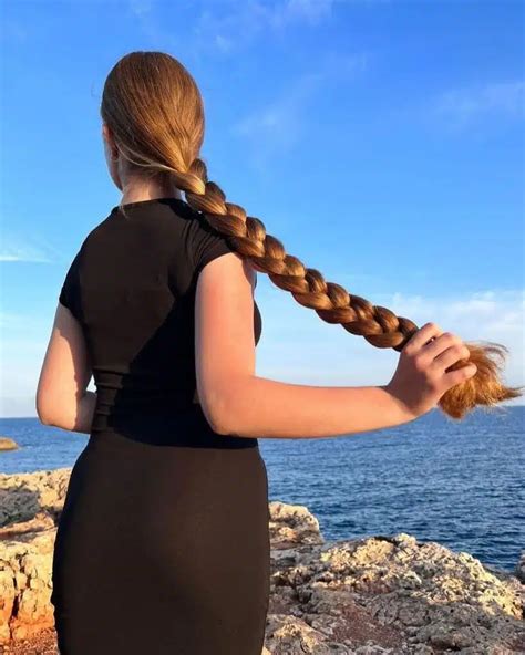 ဆံပင်ရှည်တဲ့မိန်းကလေးတွေ စမ်းကြည့်သင့်တဲ့ ဆံပင်ပုံစံများ