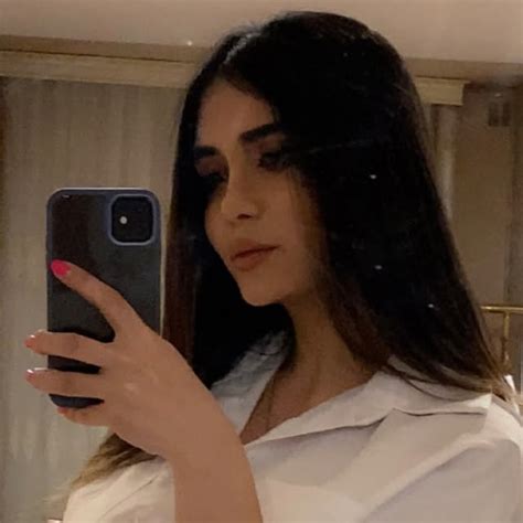 ‎negin Rajabianنگین رجبیان‎ Zebranailroom • Threads Say More