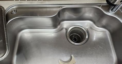 리뷰가 좋은 이유가 있었어요 진짜 더러웠는데 제가 모르는 부분까지 꼼꼼히 청소해주셨어요 추가금이 있었지만 어떤 부분이 필요한지 다 설명해주셔서 납득가능한 부분이었어요