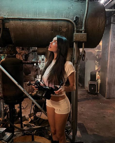 Madison Beer Jerk Off Video 1