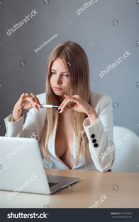 Sexy Business Woman Secretary Notebook Computer库存照片537342076 Shutterstock