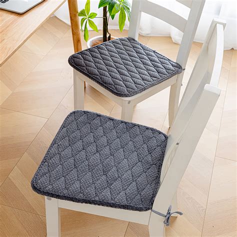 毛绒纯色加厚电脑座垫办公椅子垫坐垫餐桌椅垫学生坐垫防滑马蹄形 虎窝淘