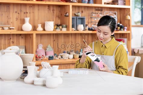 뷰티 손으로 그린 페이셜 마스크 사진 무료 다운로드 Lovepik