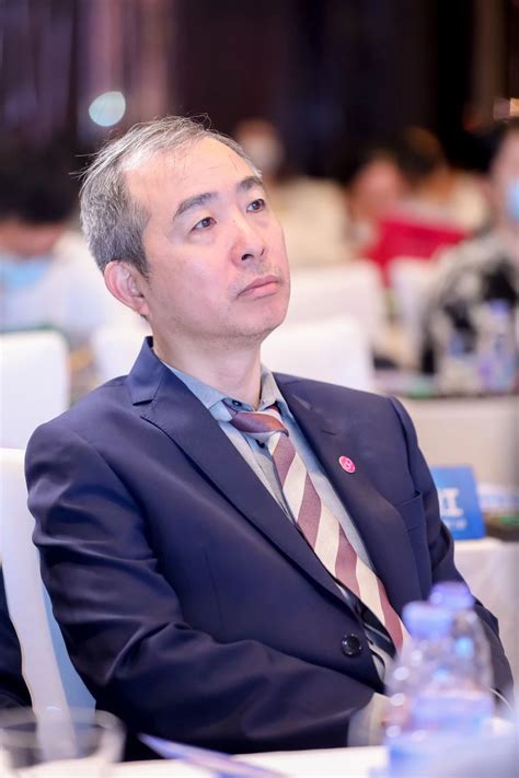 周小明院长口腔医学领域的坚守与探索 爱康健齿科