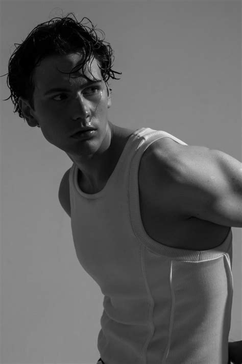 Pin On Man Tests Photography Poses For Men Portrait Photography Men