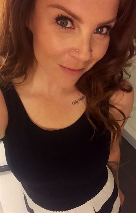 Redhead Beauties 50 Pics
