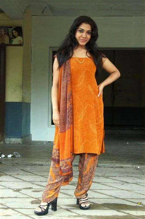 Indian Movie Updates Telugu Hindi Tamil Movie Hot And Spicy Galleries Wallpapers Cinema Videos