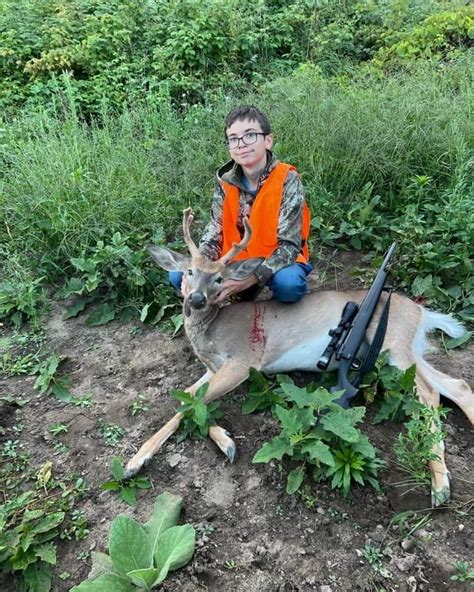 Michigan Ultan Dunn 16 Years Old Huron County 5 Point Buck Shot With A 350 Legend He Came In