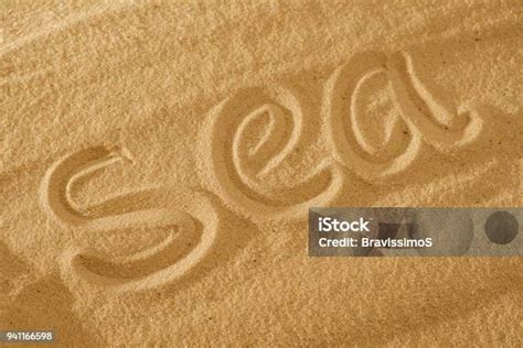 단어는 태양에 대 한 모래에 바다 휴가의 개념 상징입니다 개념에 대한 스톡 사진 및 기타 이미지 개념 관광 낱말 Istock