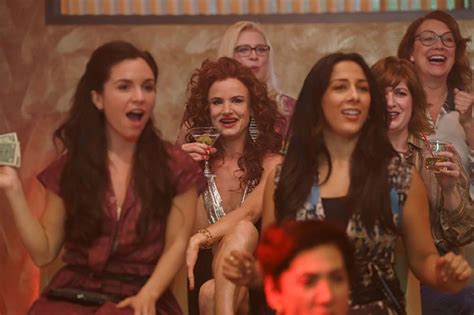 kumail nanjiani en las nuevas imágenes de “bienvenidos al chippendale