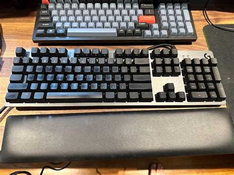 Logitech G512 Carbon (GX Blue) RGB keyboard With Wrist Rest, Computers ...