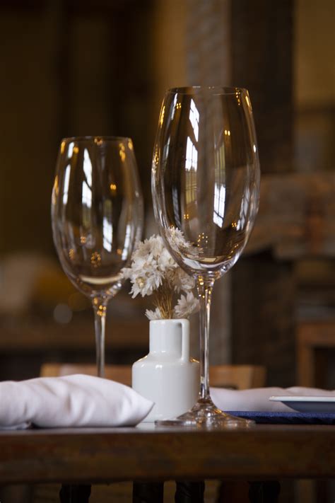 무료 이미지 컵 와인 잔 샴페인 유리 잔 마시는 것 식기류 레스토랑 Snifter 표 음주 바르웨어 백포도주 2848x4272