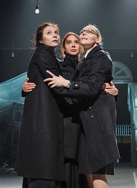 Stage Russia HD • Three Sisters - Time and Space Limited