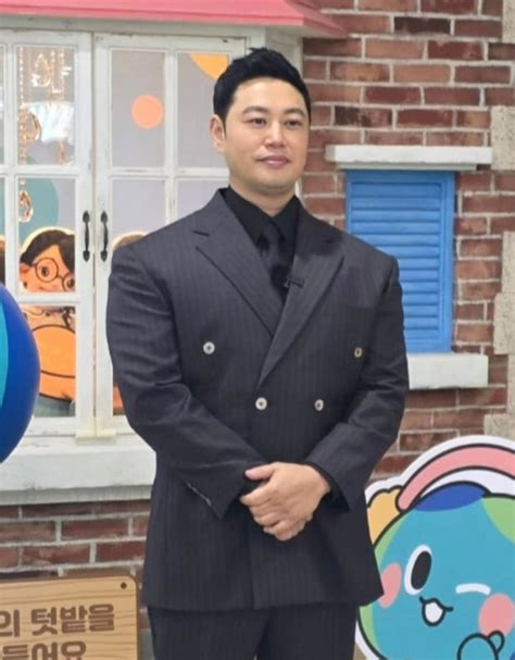 양치승 오는 25일 헬스장 문 닫는다…장기 이용객 최강희 눈물