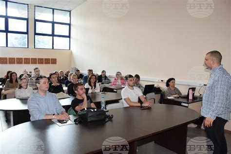 Студенти от Русенския университет ще разработват социални проекти със свои колеги от Полша