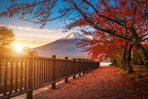 Mt Fuji Over Lake Kawaguchiko With Autumn Foliage At Sunr Flickr