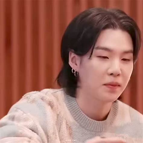 민윤기 딸기 ˙Ⱉ˙ 념념 하는거 진짜 ㄱㅇㅇ 홍시 Veritasjk