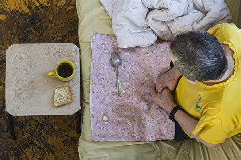 Незамечательные люди Октагон Медиа