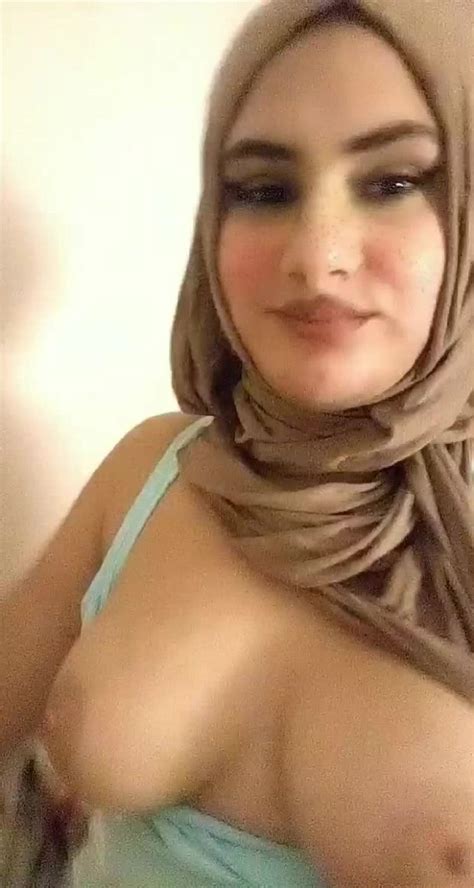 Gorgeous Arab Beauty Santacumsonce