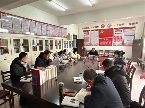 马克思主义学院全体思政课教师集体学习《新时代高校思想政治理论课教师行为规范和准则》 马克思主义学院