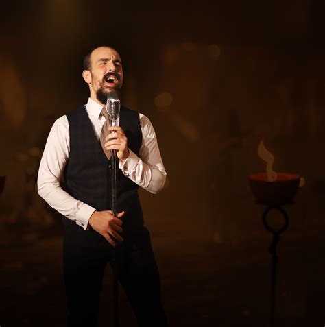 ישראל לובין הפקות מגיש כוכב הזמר החסידי נמואל פותח את הקיץ עם להיט חדש