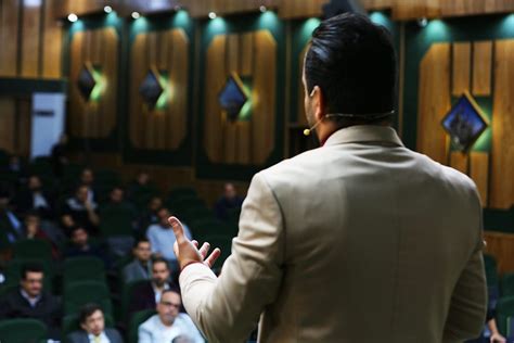 سخنرانی های مهندس داود کامرانی سازنده تهران