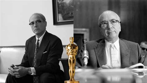 Шилдэг эрэгтэй туслах дүрийн төрөлд Роберт Дауни Оскарын шагнал хүртлээ