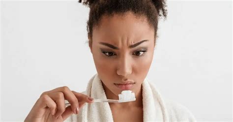 Toothpaste And Other Popular Pimple Popping Myths Debunked