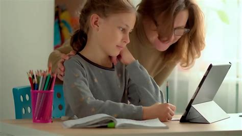 «Лицей» от «Ростелекома» помогает детям в учебе - YouTube