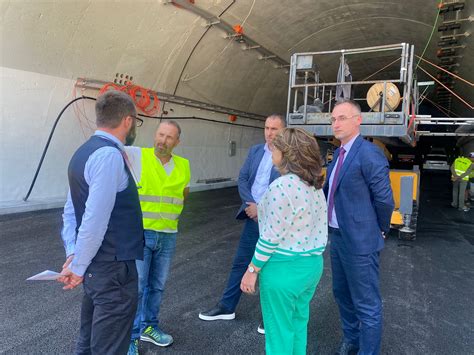 През следващата седмица ще бъде пуснато движението в тръбите за Варна на тунелите „Топли дол“ и