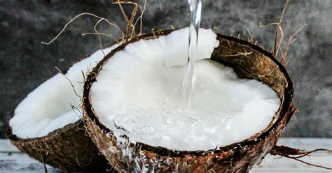 5 Beneficios De Tomar Agua De Coco En Las Mañanas Para Tu Salud