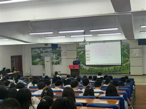 从军营到学校退伍但不褪色 教育学院