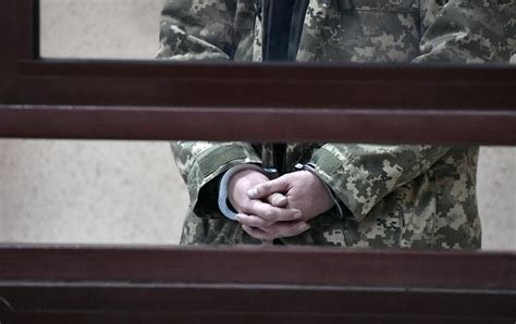 Задержанных в Керченском проливе украинских моряков переводят в СИЗО Москвы