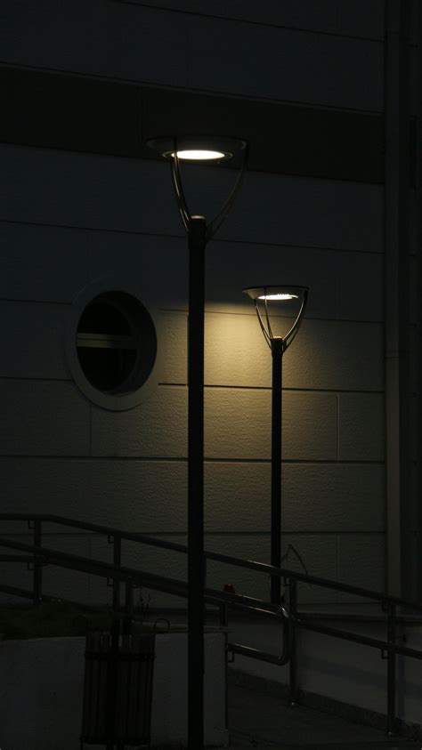 가로등 가로등 기둥 가벼운 경치가 좋은 고요한 구름 경치 구름 그림자 구름 낀 하늘 그림자 극 금속 도시 야경 도시 조명 도시의 도시적인 분위기