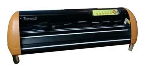 GCC Expert II 24 Cutting Plotter at 50000 वनइल कटग पलटर मशन in Ahmedabad ID