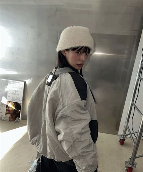 [2color Unisex 남녀공용 항공점퍼 캐주얼 스트릿 오버핏 실버라벨패치 루즈핏] 디바이드 항공 패딩 긴팔 점퍼 에이블리