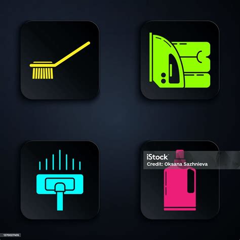 액체 식기 세척 액 화장실 브러시 진공 청소기 및 전기 철과 수건에 대한 플라스틱 병을 설정합니다 검은 색 사각형 버튼 벡터 가사 집안일에 대한 스톡 벡터 아트 및 기타