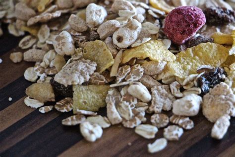 무료 이미지 요리 식품 생기게 하다 아침 식사 건강한 디저트 먹다 열매 영양물 섭취 라즈베리 과일 채식주의 자 음식 콘플레이크 블랙 베리 맛