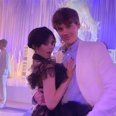 جنا اورتگا •🧿🪐• Jenna Ortega عکس ویسگون