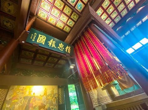 岳飞简介岳飞墓地岳飞的坟墓就在西湖边建造于南宋时期门票25元你来过吗 人物集
