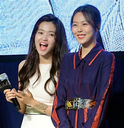 ボード「smiley Face」のピン お嬢さん 本